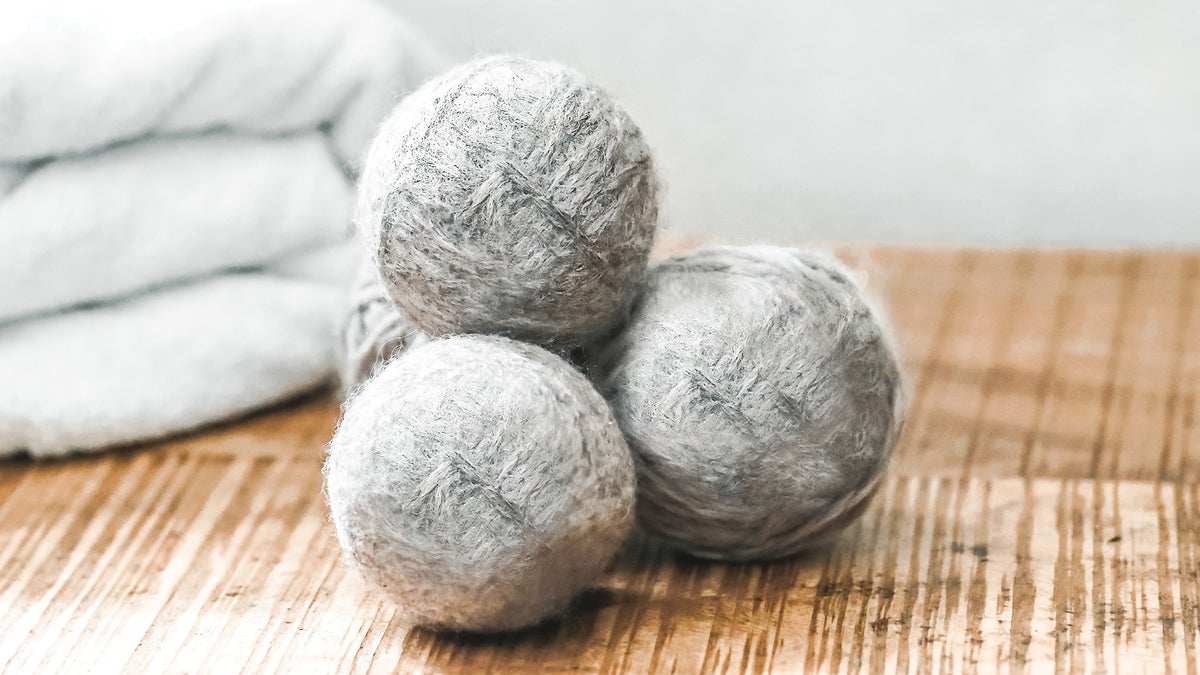 DIY dryer balls