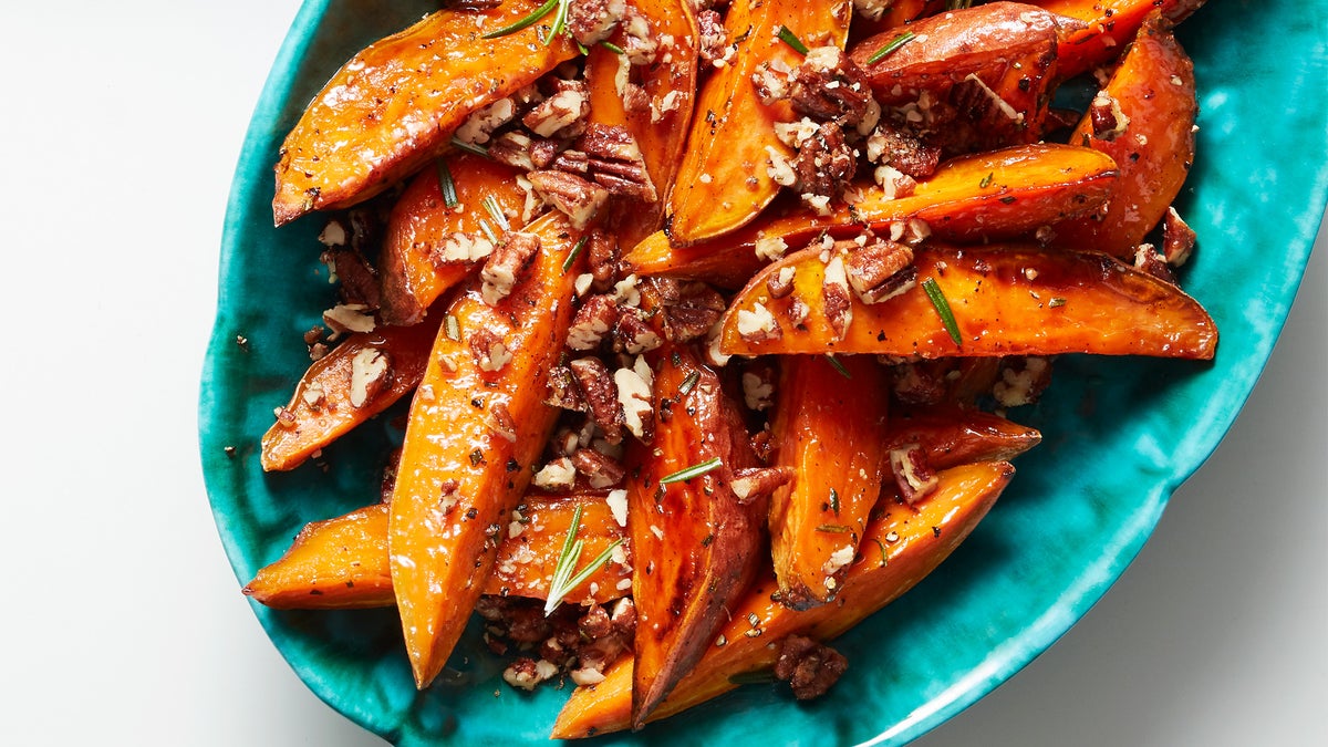 Clean Vanilla-Glazed Sweet Potato Wedges with Candied Pecans Recipe